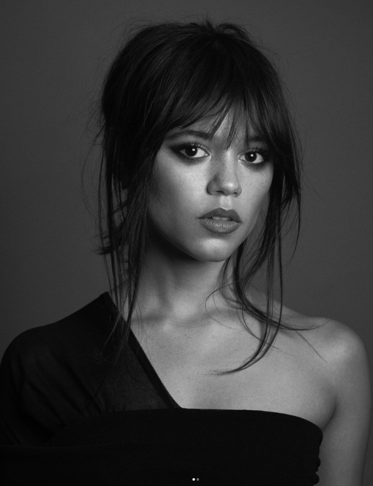 Quem é Jenna Ortega? Conheça a atriz da série Wandinha na Netflix ...